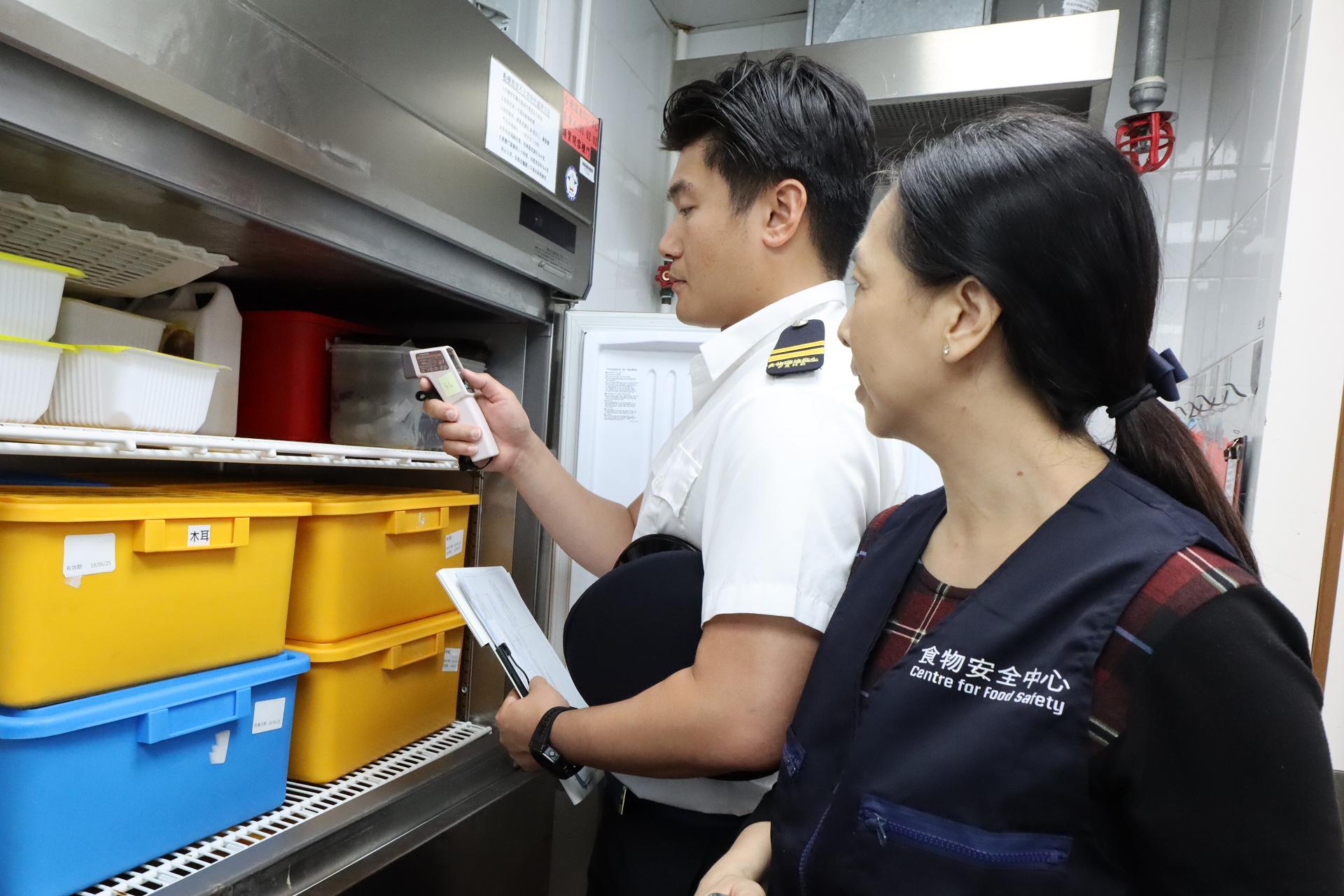 Press Release - FEHD steps up inspections at food premises (with photos)